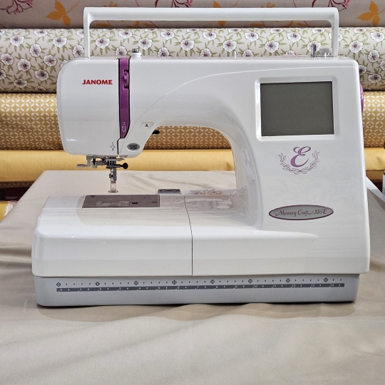 Brodeuse Janome Memory Craft 350E